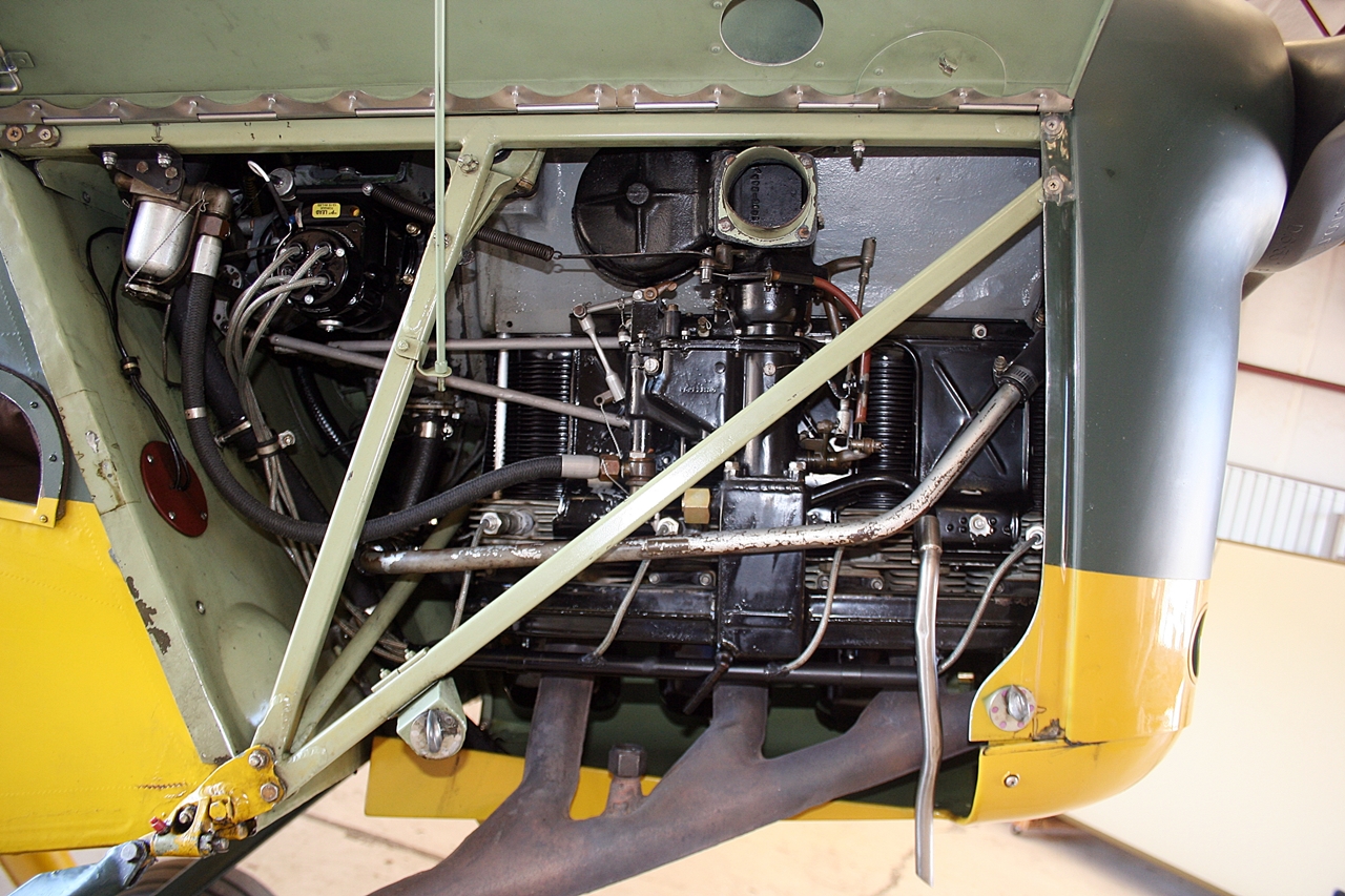 1943 DeHavilland Tiger Moth - Southern Wings Aircraft